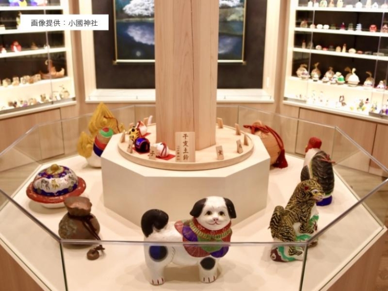 【森町・小國神社】8月24日開館 「土鈴」とは? 起源や見どころ解説「鈴木正彦記念土鈴館」 - テレしずWasabee わさびー